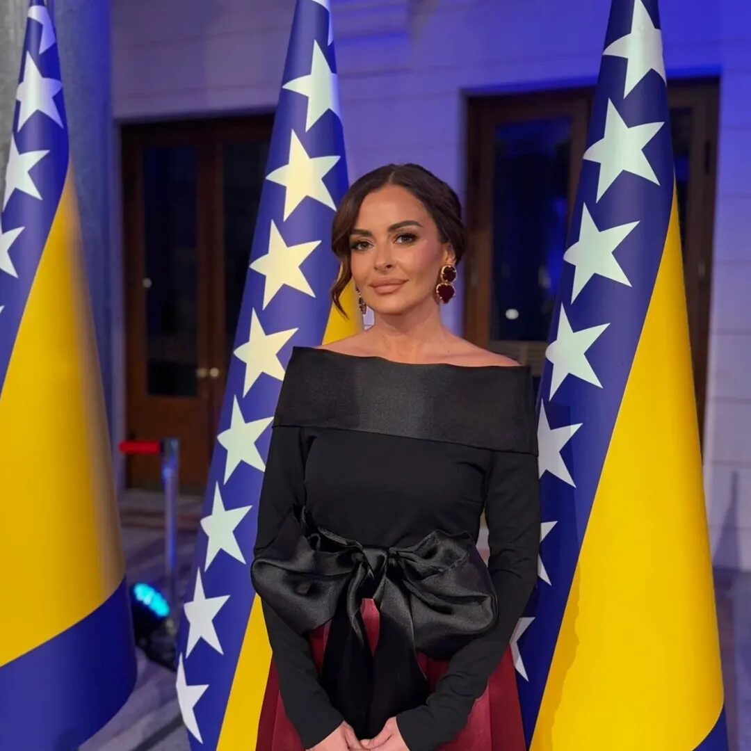 Queen Saleha - World First Ladies