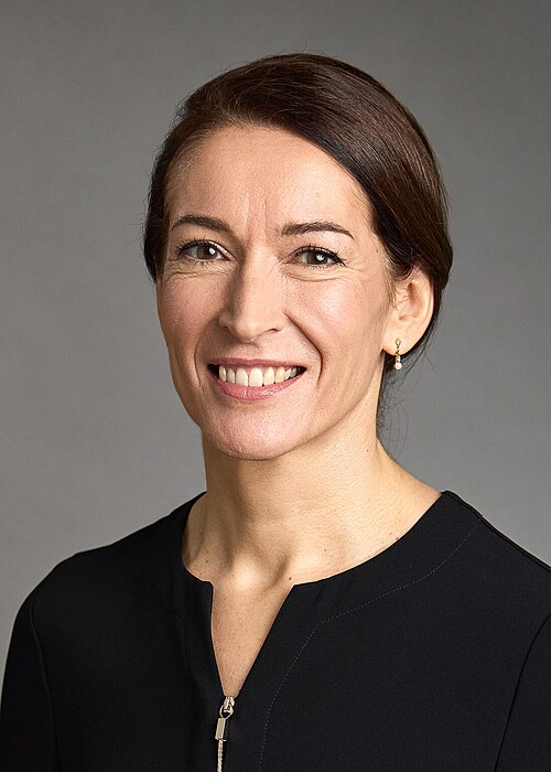 Suzanne Elizabeth Innes-Stubb - World First Ladies